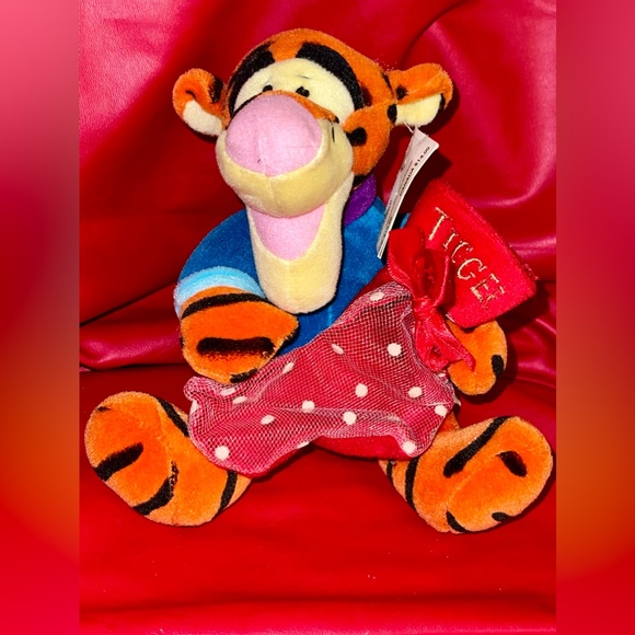 Disney | Toys | Disney Winnie The Pooh Mbbp Christmas Tigger Holding ...